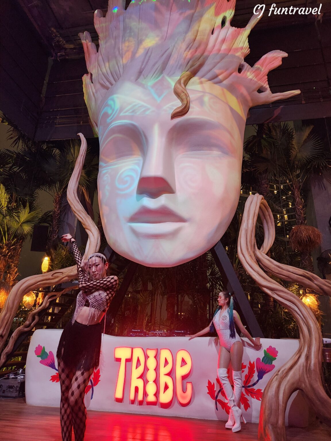 【泰國曼谷】酒吧推薦，TRIBE Sky Beach Club 異國風池畔酒吧，近Phrom Phong 澎蓬站Emsphere 五樓 - C姐玩泰大 CJ FunTravel